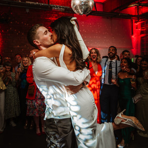 Mr & Mrs Darling Wedding Bangers - playlist by Fred Asquith | Spotify