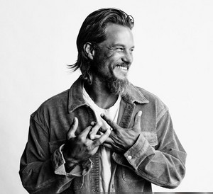 Travis Fimmel - playlist by Miski Rosales | Spotify