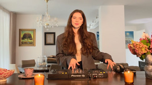 GRETA MARGO: Lounge Jazz House DJ Set - Cozy Autumn Music Mix - Coffee ...